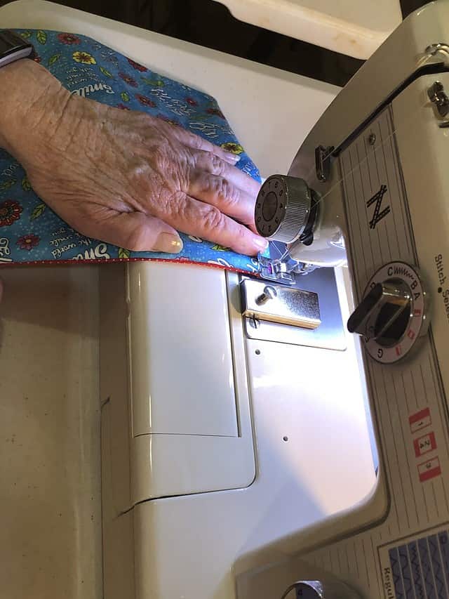 Easy Fabric Phone Case Pattern-15 minute Project - Nana Sews