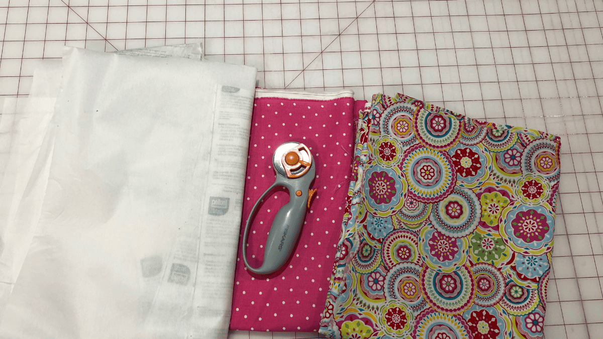Easy 10 Minute Table Runner For Beginners - Nana Sews