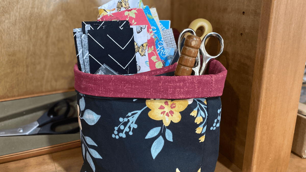 Easy Fat Quarters Storage Ideas To Keep Your Fabrics Organized - Nana Sews