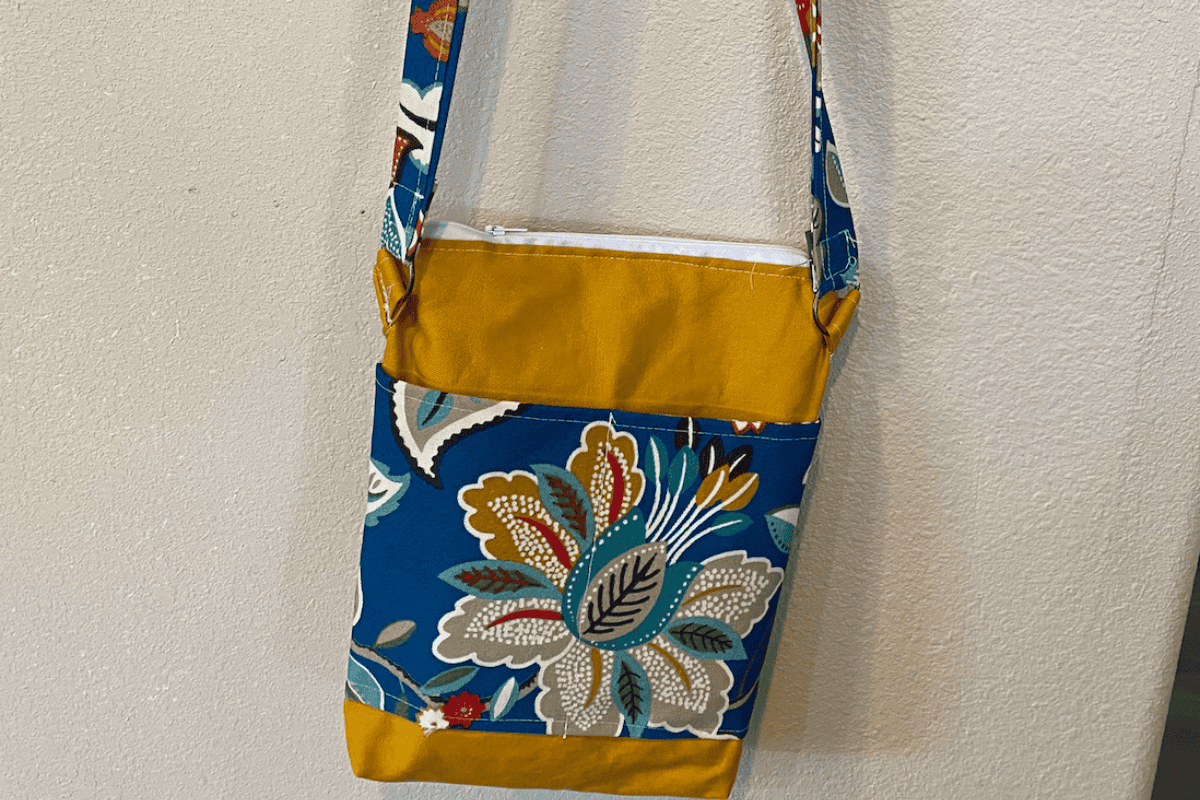 Easy Crossbody Bag Pattern - Nana Sews