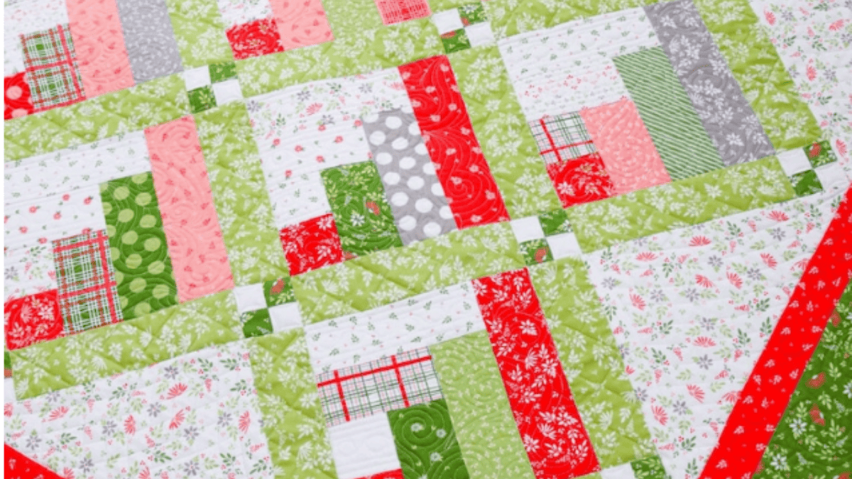 10 Easy Christmas Quilt Patterns - Nana Sews