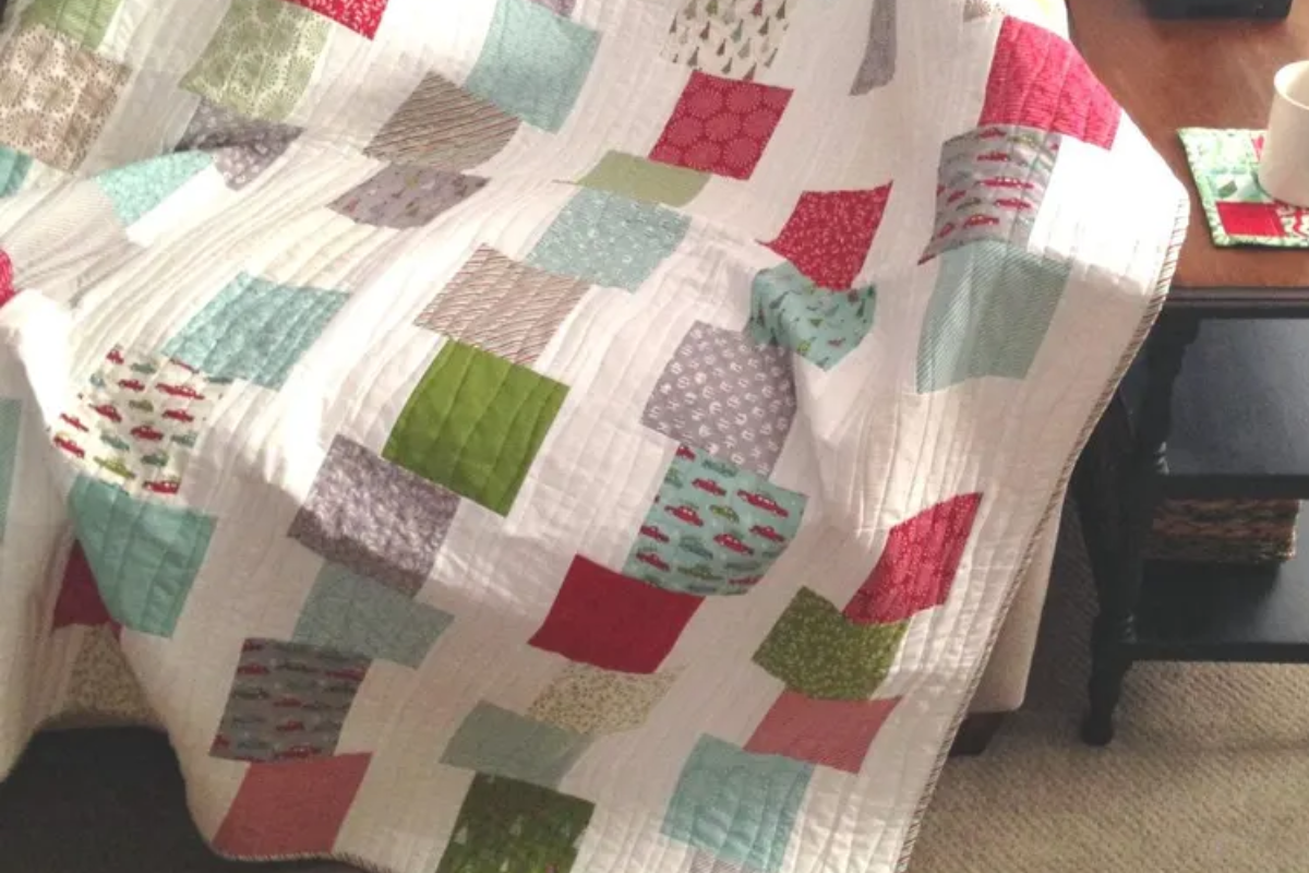 10 Easy Charm Pack Quilt Patterns - Nana Sews